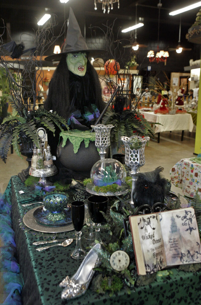 The Art of the Dining Table and Holiday Wines - Of Art and Wine