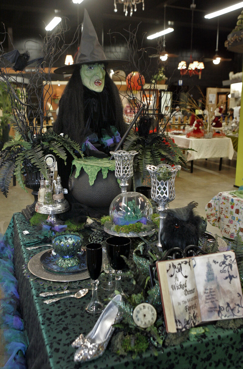 The Art of the Dining Table and Holiday Wines - Of Art and Wine